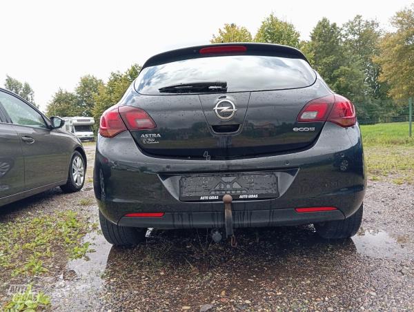 Black Opel Astra 2012 in Sakiai, with an engine capacity of 1.70 L and mileage of 241 thousand km for 2900 €, photo 6 on AUTOMOTO.COM.LV