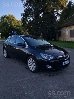 Melns Opel Astra 2012 Talsi, ar dzinēja tilpumu 1.70 L un nobraukumu 387 tūkst. km par 2250 €, foto  vietnē AUTOMOTO.COM.LV