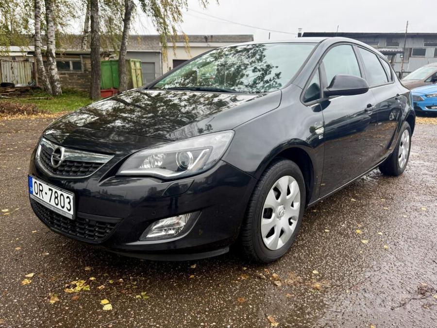 Black Opel Astra 2012 in Riga, with an engine capacity of 1.40 L and mileage of 0 thousand km for 4590 €, photo 1 on AUTOMOTO.COM.LV