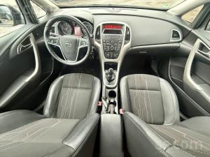 Black Opel Astra 2012 in Riga, with an engine capacity of 1.40 L and mileage of 0 thousand km for 4590 €, photo 10 on AUTOMOTO.COM.LV