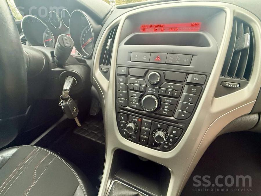 Black Opel Astra 2012 in Riga, with an engine capacity of 1.40 L and mileage of 0 thousand km for 4590 €, photo 11 on AUTOMOTO.COM.LV
