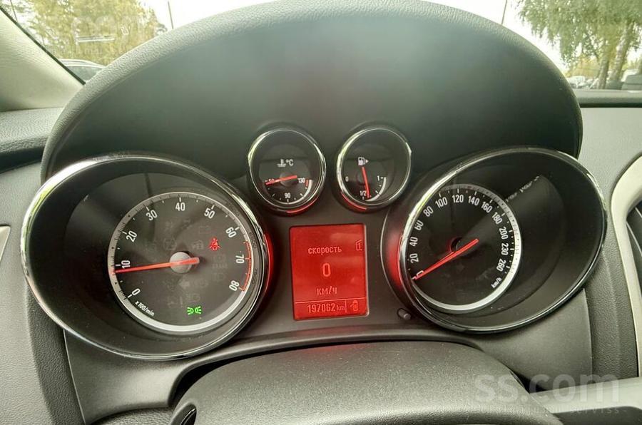 Black Opel Astra 2012 in Riga, with an engine capacity of 1.40 L and mileage of 0 thousand km for 4590 €, photo 18 on AUTOMOTO.COM.LV