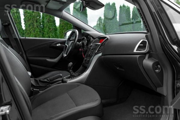 Melns Opel Astra 2013 Jelgava, ar dzinēja tilpumu 1.70 L un nobraukumu 250 tūkst. km par 4900 €, foto 7 vietnē AUTOMOTO.COM.LV