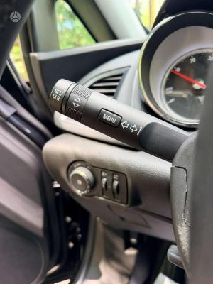 Black Opel Astra 2013 in Taurage, with an engine capacity of 1.69 L and mileage of 220 thousand km for 3999 €, photo 9 on AUTOMOTO.COM.LV