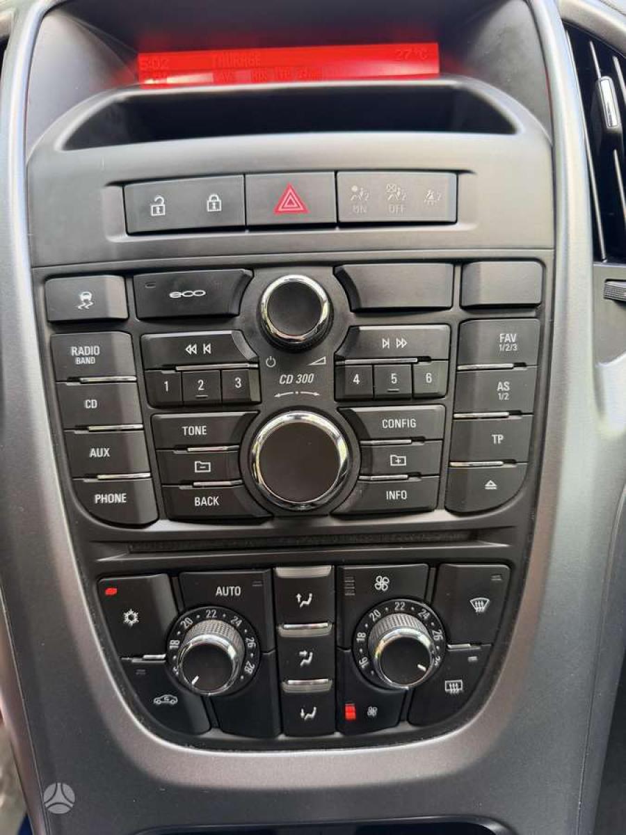 Black Opel Astra 2013 in Taurage, with an engine capacity of 1.69 L and mileage of 220 thousand km for 3999 €, photo 18 on AUTOMOTO.COM.LV