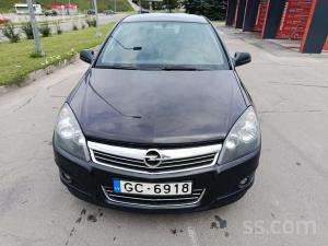 Black Opel Astra 2013 in Jekabpils, with an engine capacity of 1.60 L and mileage of 160 thousand km for 3250 €, photo 6 on AUTOMOTO.COM.LV