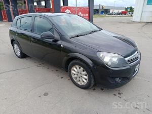 Black Opel Astra 2013 in Jekabpils, with an engine capacity of 1.60 L and mileage of 160 thousand km for 3250 €, photo 7 on AUTOMOTO.COM.LV