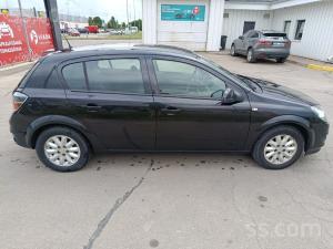 Black Opel Astra 2013 in Jekabpils, with an engine capacity of 1.60 L and mileage of 160 thousand km for 3250 €, photo 8 on AUTOMOTO.COM.LV