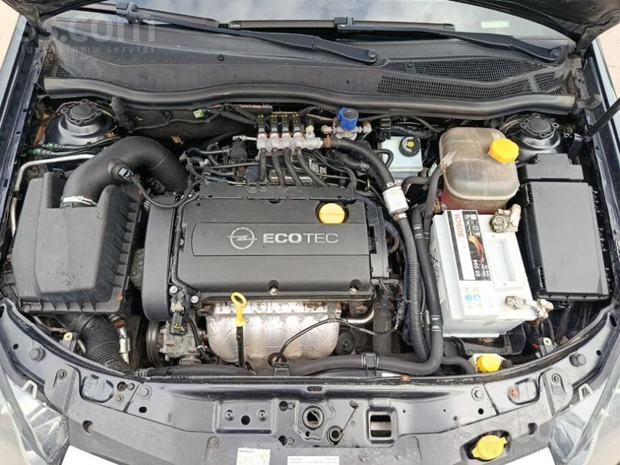 Black Opel Astra 2013 in Jekabpils, with an engine capacity of 1.60 L and mileage of 160 thousand km for 3250 €, photo 12 on AUTOMOTO.COM.LV