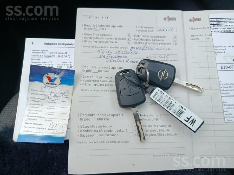 Black Opel Astra 2013 in Jekabpils, with an engine capacity of 1.60 L and mileage of 160 thousand km for 3250 €, photo 13 on AUTOMOTO.COM.LV