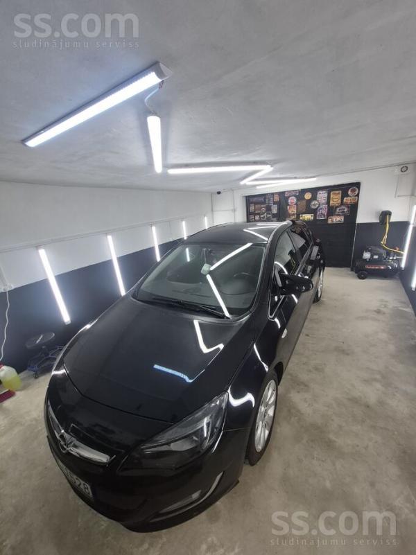 Melns Opel Astra 2013 Saldus, ar dzinēja tilpumu 1.70 L un nobraukumu 251 tūkst. km par 3300 €, foto 3 vietnē AUTOMOTO.COM.LV