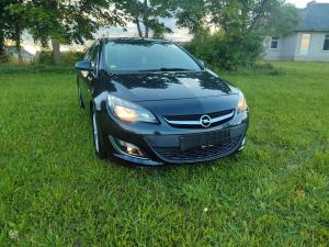 Black Opel Astra 2013 in Kelme, with an engine capacity of 1.69 L and mileage of 203 thousand km for 3900 €, photo 6 on AUTOMOTO.COM.LV