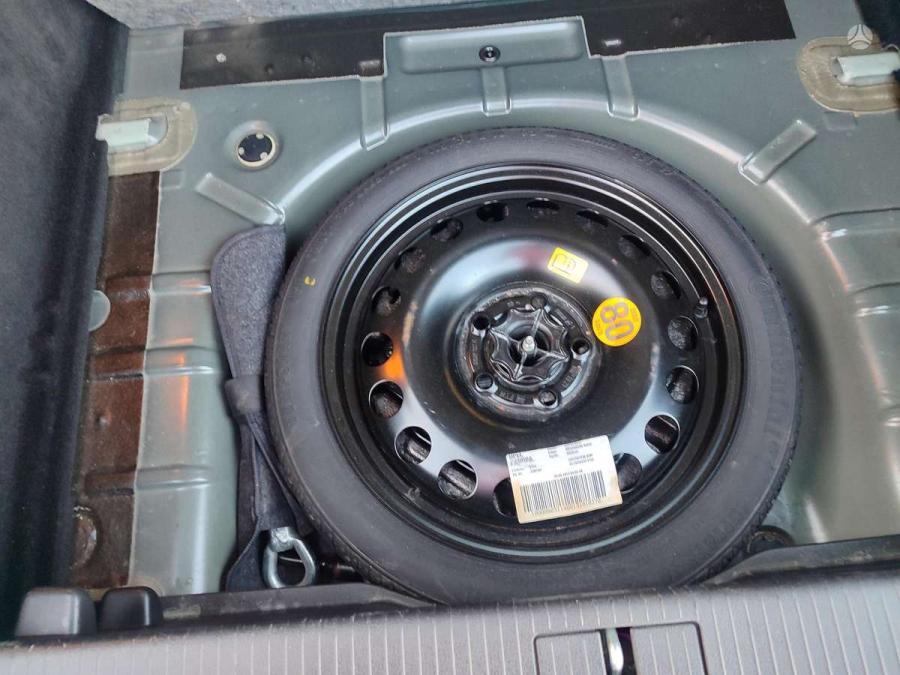 Black Opel Astra 2013 in Kelme, with an engine capacity of 1.69 L and mileage of 203 thousand km for 3900 €, photo 14 on AUTOMOTO.COM.LV