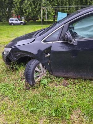 Black Opel Astra 2014 in Silute, with an engine capacity of 1.69 L and mileage of 17 thousand km for 1500 €, photo 2 on AUTOMOTO.COM.LV