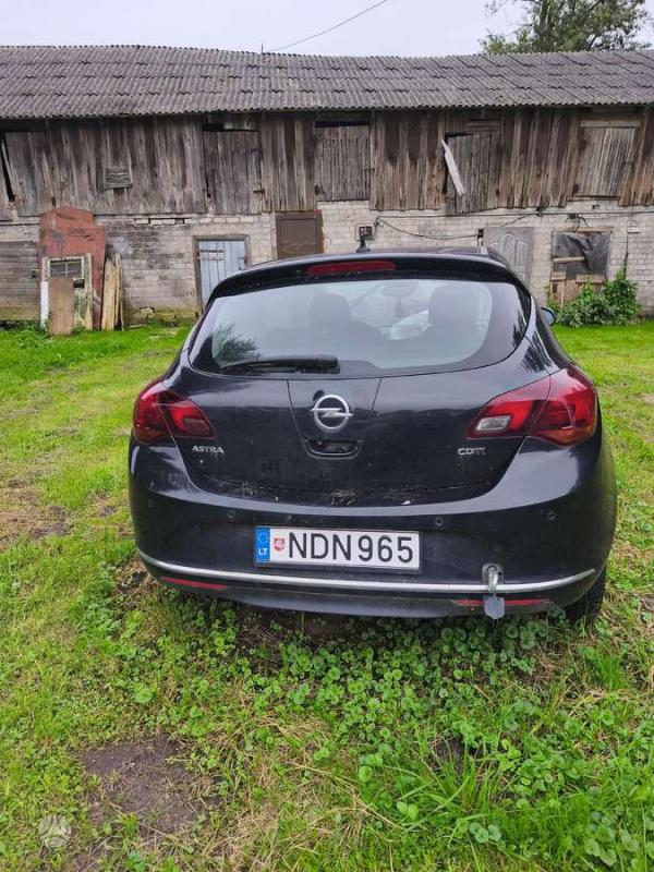 Melns Opel Astra 2014 Šilutė, ar dzinēja tilpumu 1.69 L un nobraukumu 17 tūkst. km par 1500 €, foto 5 vietnē AUTOMOTO.COM.LV