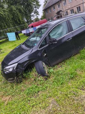 Black Opel Astra 2014 in Silute, with an engine capacity of 1.69 L and mileage of 17 thousand km for 1500 €, photo 9 on AUTOMOTO.COM.LV