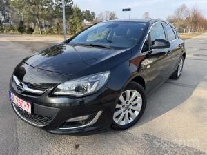 Black Opel Astra 2014 in Ogre, with an engine capacity of 2.00 L and mileage of 238 thousand km for 5250 €, photo 2 on AUTOMOTO.COM.LV