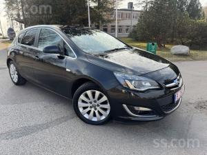 Black Opel Astra 2014 in Ogre, with an engine capacity of 2.00 L and mileage of 238 thousand km for 5250 €, photo 5 on AUTOMOTO.COM.LV