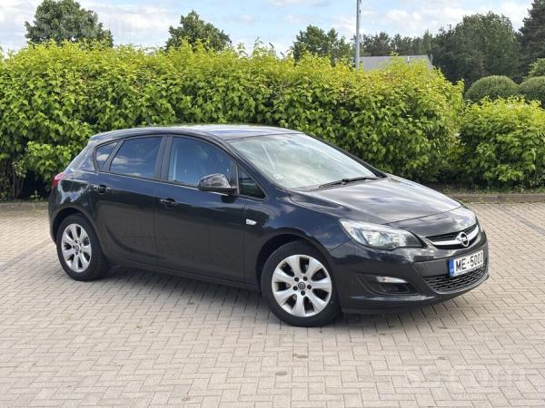 Black Opel Astra 2014 in Liepaja, with an engine capacity of 2.00 L and mileage of 215 thousand km for 4200 €, photo 3 on AUTOMOTO.COM.LV