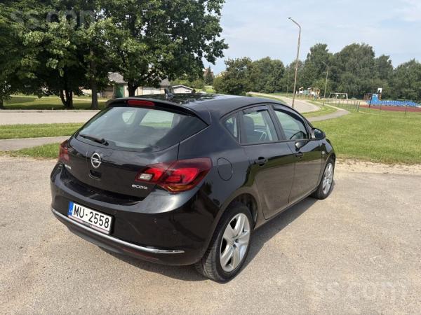 Black Opel Astra 2014 in Saldus, with an engine capacity of 1.40 L and mileage of 246 thousand km for 5950 €, photo 3 on AUTOMOTO.COM.LV