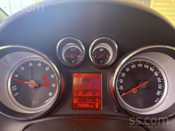 Black Opel Astra 2014 in Saldus, with an engine capacity of 1.40 L and mileage of 246 thousand km for 5950 €, photo 7 on AUTOMOTO.COM.LV