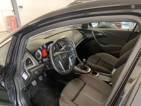 Melns Opel Astra 2014 Kauņa, ar dzinēja tilpumu 1.60 L un nobraukumu 231 tūkst. km par 3500 €, foto 5 vietnē AUTOMOTO.COM.LV