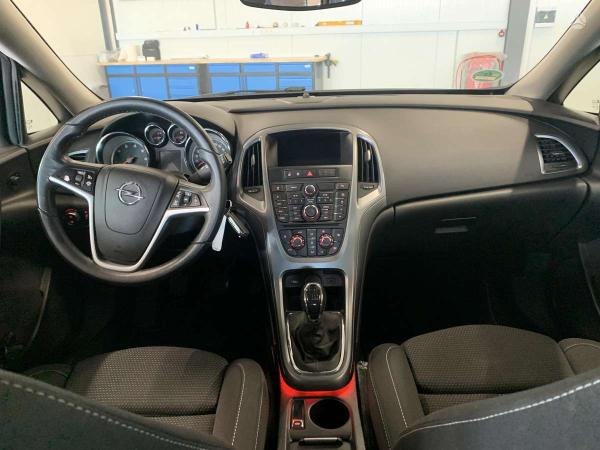Melns Opel Astra 2014 Kauņa, ar dzinēja tilpumu 1.60 L un nobraukumu 231 tūkst. km par 3500 €, foto 8 vietnē AUTOMOTO.COM.LV