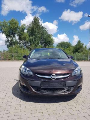 Black Opel Astra 2014 in Marijampole, with an engine capacity of 1.60 L and mileage of 188 thousand km for 4499 €, photo 4 on AUTOMOTO.COM.LV