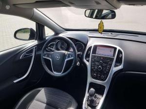 Black Opel Astra 2014 in Marijampole, with an engine capacity of 1.60 L and mileage of 188 thousand km for 4499 €, photo 9 on AUTOMOTO.COM.LV