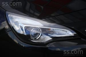 Black Opel Astra 2014 in Riga, with an engine capacity of 1.70 L and mileage of 241 thousand km for 4995 €, photo 8 on AUTOMOTO.COM.LV