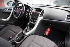 Black Opel Astra 2014 in Riga, with an engine capacity of 1.70 L and mileage of 241 thousand km for 4995 €, photo 12 on AUTOMOTO.COM.LV