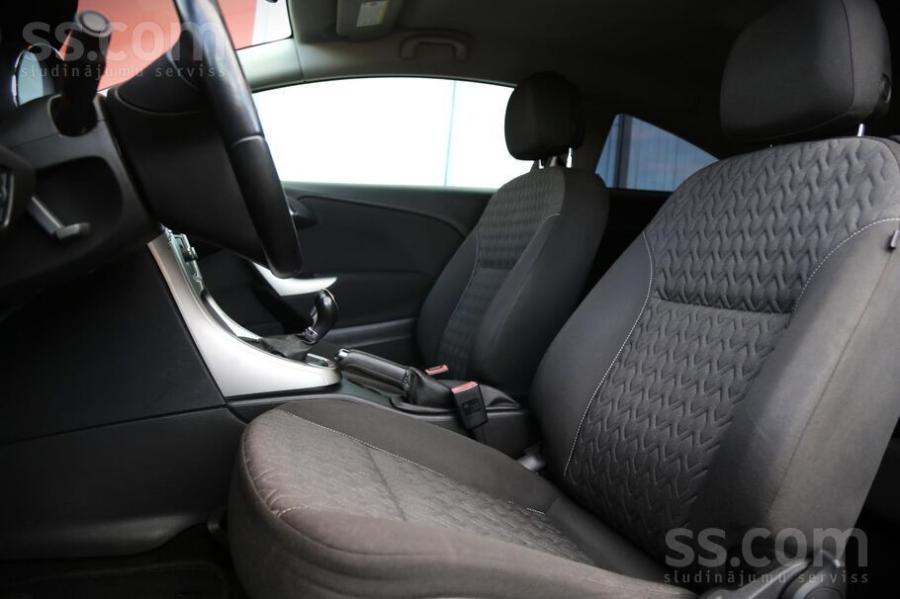 Black Opel Astra 2014 in Riga, with an engine capacity of 1.70 L and mileage of 241 thousand km for 4995 €, photo 14 on AUTOMOTO.COM.LV