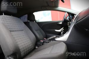Black Opel Astra 2014 in Riga, with an engine capacity of 1.70 L and mileage of 241 thousand km for 4995 €, photo 15 on AUTOMOTO.COM.LV