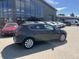 Melns Opel Astra 2014 Tauragė, ar dzinēja tilpumu 1.69 L un nobraukumu 274 tūkst. km par 3400 €, foto 8 vietnē AUTOMOTO.COM.LV