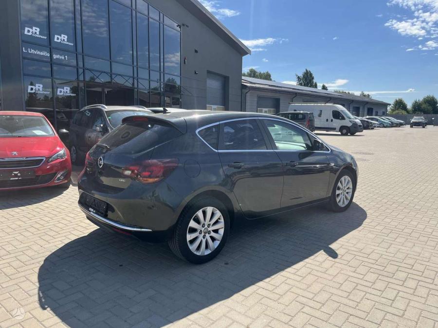 Melns Opel Astra 2014 Tauragė, ar dzinēja tilpumu 1.69 L un nobraukumu 274 tūkst. km par 3400 €, foto 9 vietnē AUTOMOTO.COM.LV