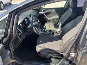 Melns Opel Astra 2014 Tauragė, ar dzinēja tilpumu 1.69 L un nobraukumu 274 tūkst. km par 3400 €, foto 17 vietnē AUTOMOTO.COM.LV