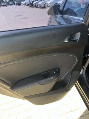 Melns Opel Astra 2014 Tauragė, ar dzinēja tilpumu 1.69 L un nobraukumu 274 tūkst. km par 3400 €, foto 20 vietnē AUTOMOTO.COM.LV
