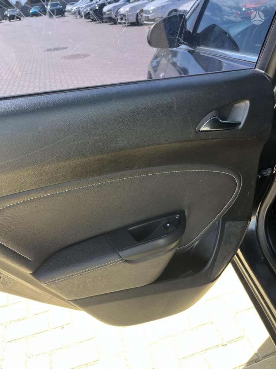 Melns Opel Astra 2014 Tauragė, ar dzinēja tilpumu 1.69 L un nobraukumu 274 tūkst. km par 3400 €, foto 20 vietnē AUTOMOTO.COM.LV