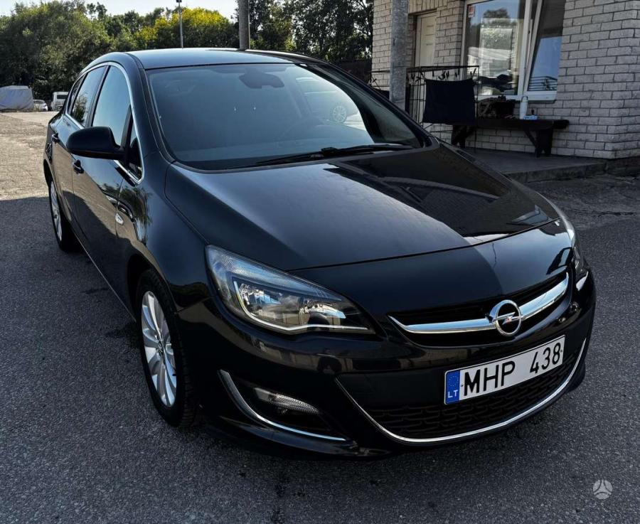Melns Opel Astra 2014 Panevēža, ar dzinēja tilpumu 1.60 L un nobraukumu 185 tūkst. km par 5100 €, foto 3 vietnē AUTOMOTO.COM.LV