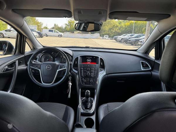 Melns Opel Astra 2014 Panevēža, ar dzinēja tilpumu 1.60 L un nobraukumu 185 tūkst. km par 5100 €, foto 5 vietnē AUTOMOTO.COM.LV