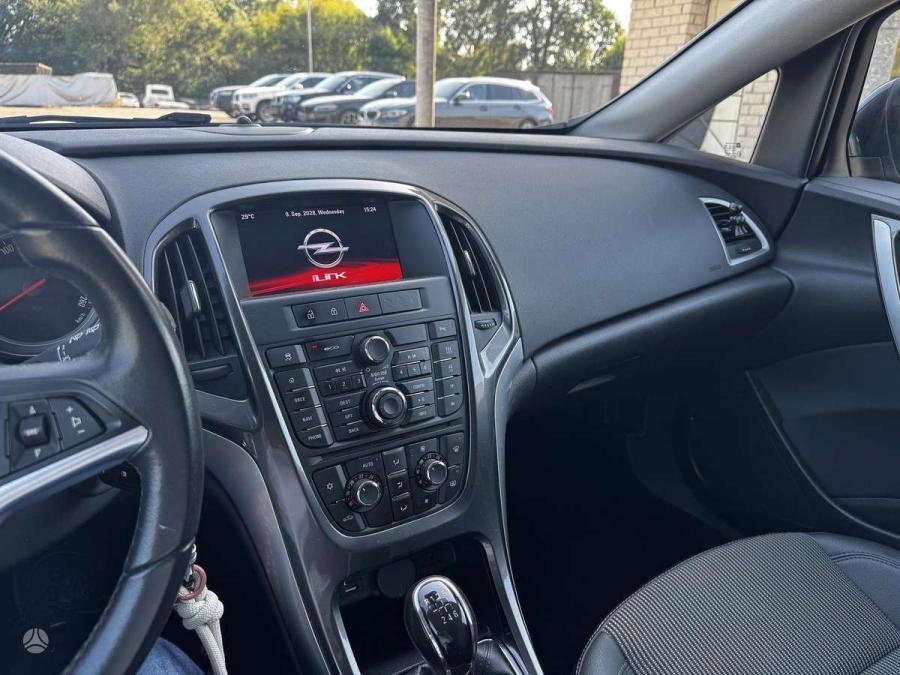 Melns Opel Astra 2014 Panevēža, ar dzinēja tilpumu 1.60 L un nobraukumu 185 tūkst. km par 5100 €, foto 7 vietnē AUTOMOTO.COM.LV