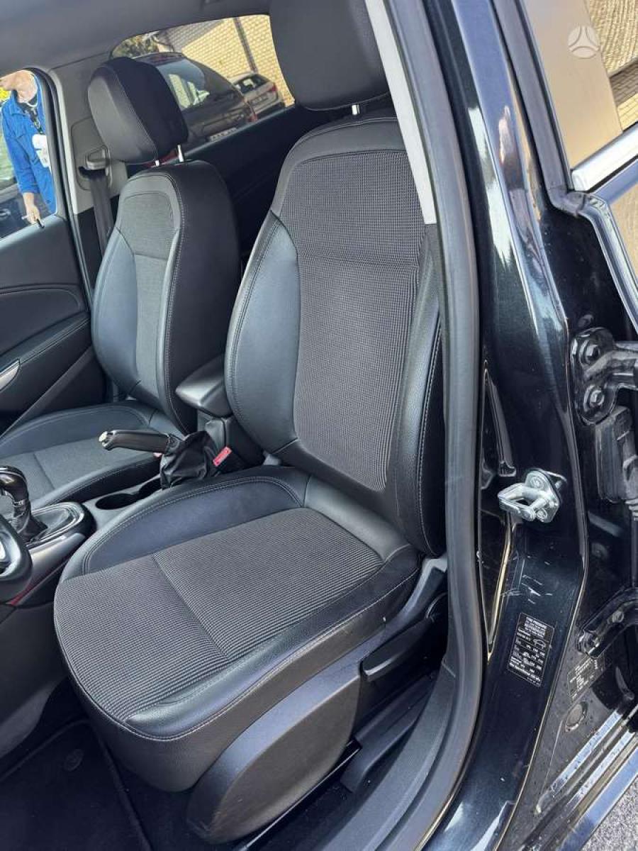 Melns Opel Astra 2014 Panevēža, ar dzinēja tilpumu 1.60 L un nobraukumu 185 tūkst. km par 5100 €, foto 10 vietnē AUTOMOTO.COM.LV