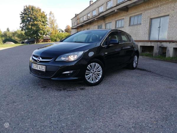 Black Opel Astra 2014 in Utena, with an engine capacity of 1.96 L and mileage of 220 thousand km for 4250 €, photo 3 on AUTOMOTO.COM.LV