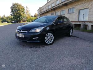 Black Opel Astra 2014 in Utena, with an engine capacity of 1.96 L and mileage of 220 thousand km for 4250 €, photo 3 on AUTOMOTO.COM.LV
