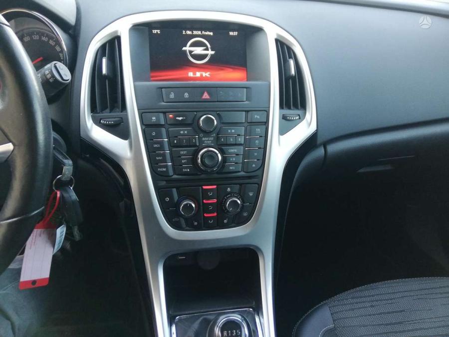 Black Opel Astra 2014 in Utena, with an engine capacity of 1.96 L and mileage of 220 thousand km for 4250 €, photo 7 on AUTOMOTO.COM.LV