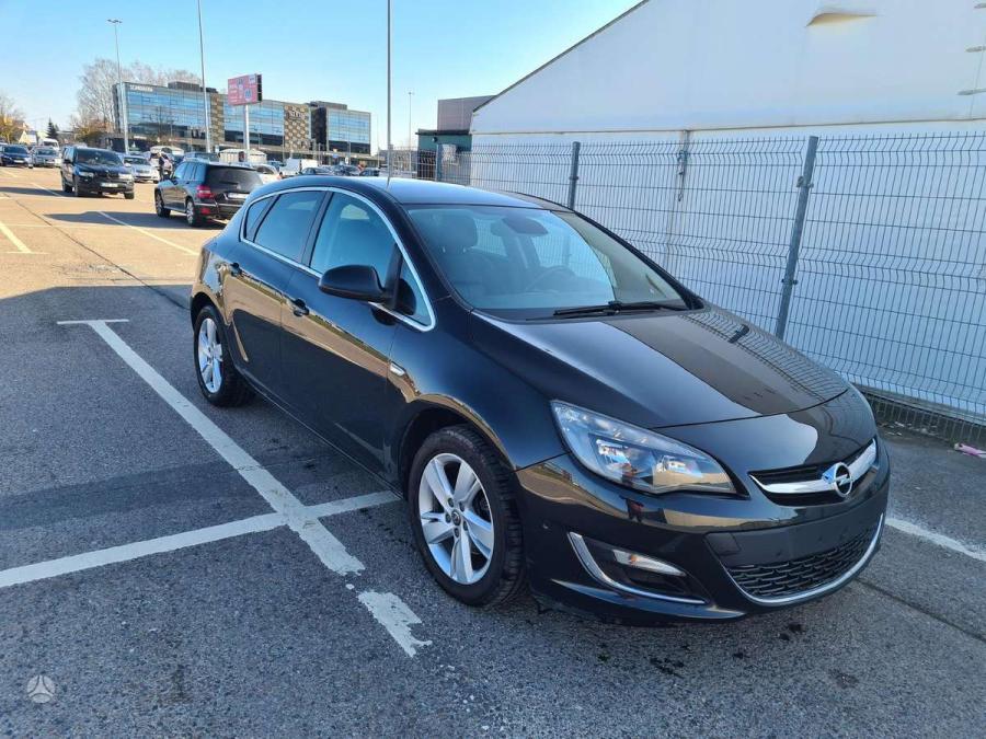 Melns Opel Astra 2015 Jonava, ar dzinēja tilpumu 1.60 L un nobraukumu 252 tūkst. km par 5700 €, foto 1 vietnē AUTOMOTO.COM.LV