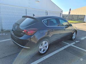 Melns Opel Astra 2015 Jonava, ar dzinēja tilpumu 1.60 L un nobraukumu 252 tūkst. km par 5700 €, foto 2 vietnē AUTOMOTO.COM.LV