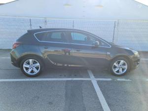 Melns Opel Astra 2015 Jonava, ar dzinēja tilpumu 1.60 L un nobraukumu 252 tūkst. km par 5700 €, foto 8 vietnē AUTOMOTO.COM.LV