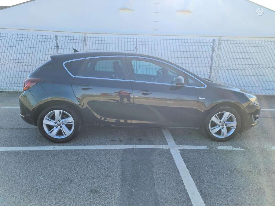 Melns Opel Astra 2015 Jonava, ar dzinēja tilpumu 1.60 L un nobraukumu 252 tūkst. km par 5700 €, foto 8 vietnē AUTOMOTO.COM.LV