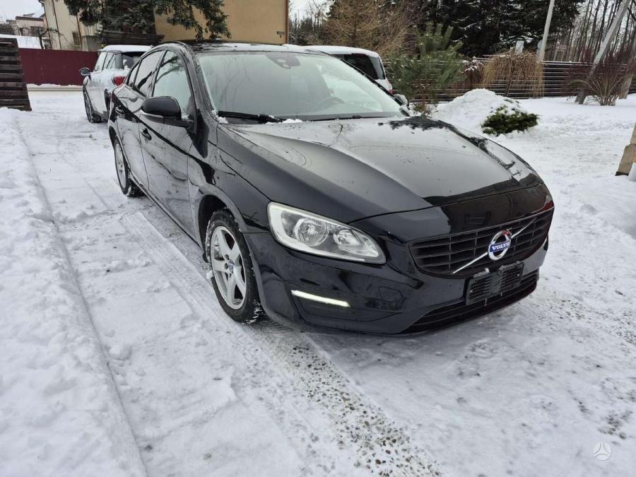 Black Opel Astra 2015 in Kaunas, with an engine capacity of 1.60 L and mileage of 252 thousand km for 5500 €, photo 2 on AUTOMOTO.COM.LV